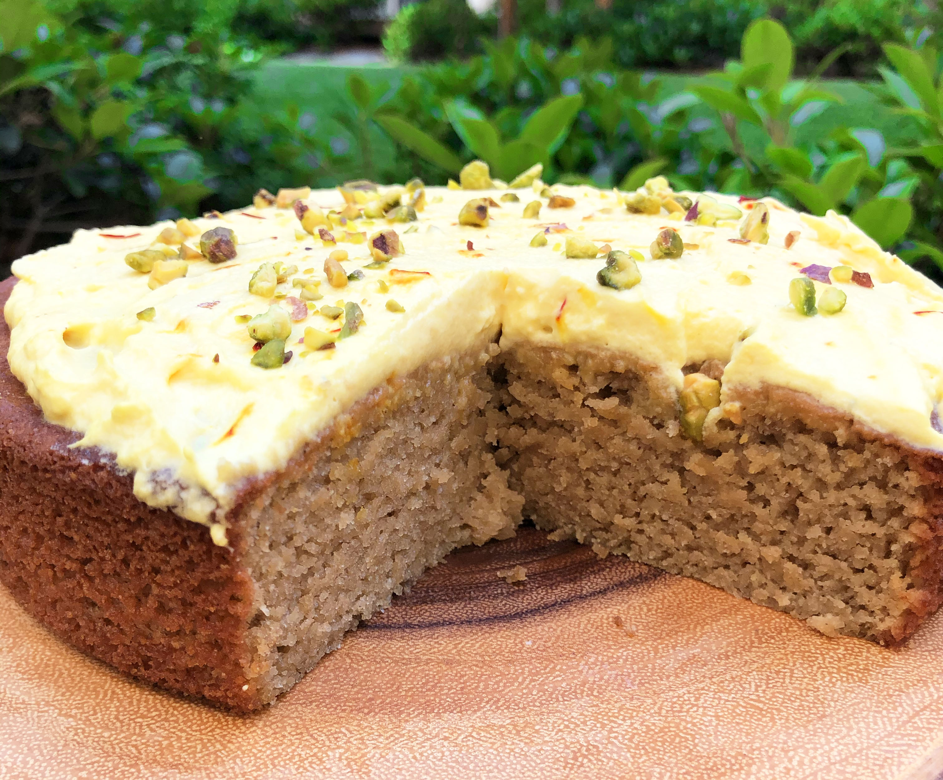 Cardamom Cake with Saffron and Pistachio Icing! – Curvy Ninja